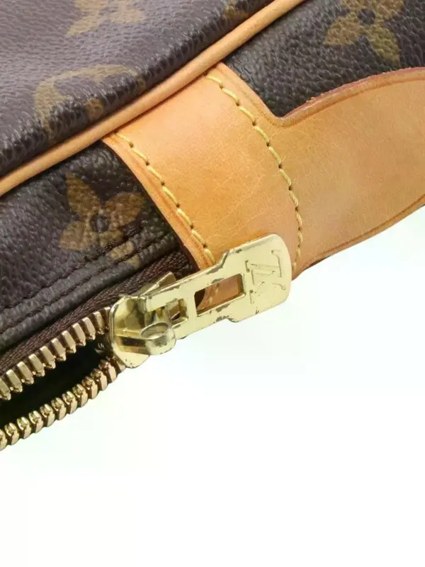 LOUIS VUITTON Porte Documents Voyage Business Bag - Brown