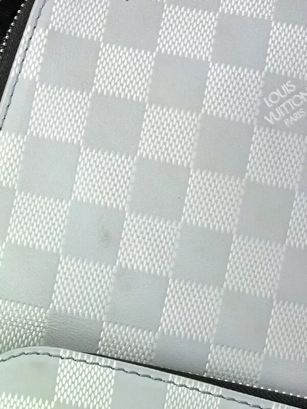 LOUIS VUITTON Avenue Sling Bag In Damier Infini Leather