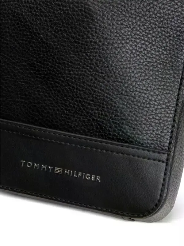 Tommy Hilfiger Grained Leather Shoulder Bag