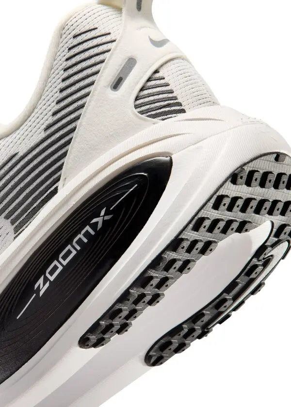 Nike Vomero 18 Running Sneakers - White
