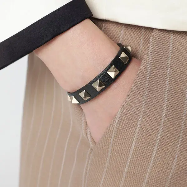 Valentino Garavani Calfskin Leather Rockstud Bracelet With Gold-tone Studs - Black