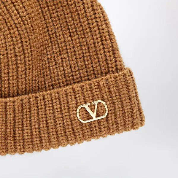 Valentino Garavani Cashmere Beanie With Vlogo Signature - Beige