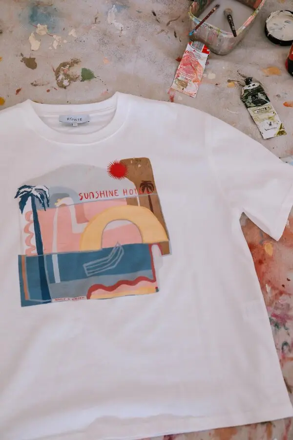 ROWIE Sunshine Hotel Tee