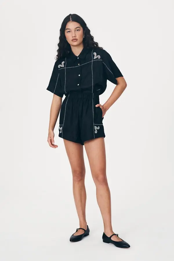 ROWIE Aries Linen Embroidered Shorts - Noir