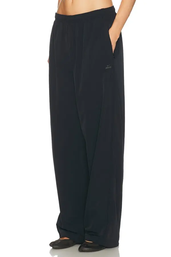 NIKESKIMS Nylon Pant In Black