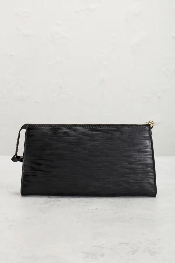 LOUIS VUITTON Epi Pochette Accessoires 24 Shoulder Bag