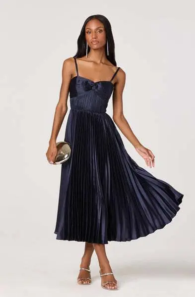 Astr The Label Sweetheart Pleated Midi Dress - Navy