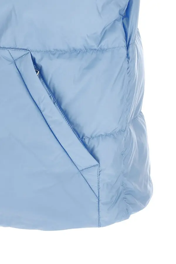 Moncler Logo Patch Puffer Gilet - Light Blue