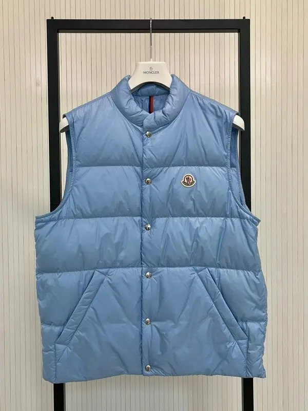 Moncler Logo Patch Puffer Gilet - Light Blue