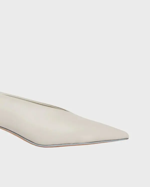 Le Monde Beryl Babouche Kitten Heel Pumps