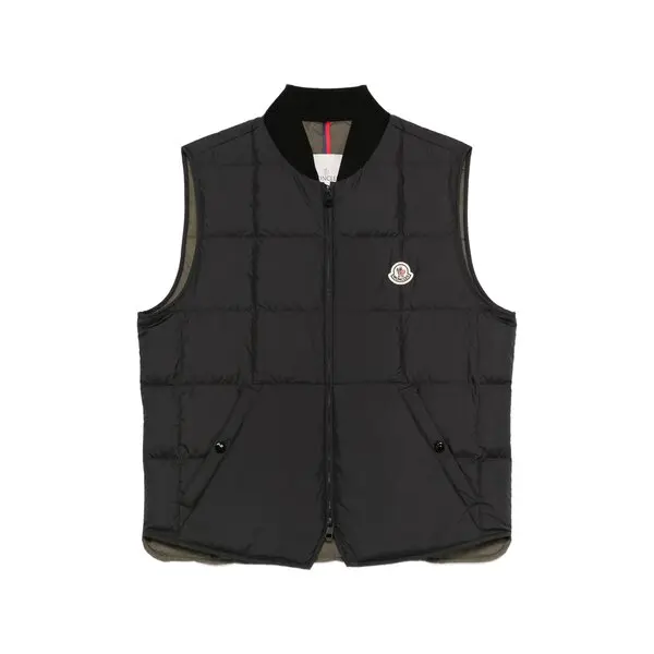 Moncler Padded Zip-up Gilet With Logo Patch - Black