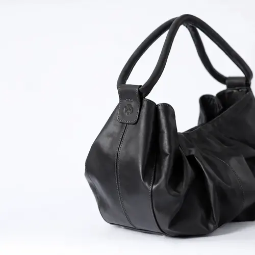 ROSZUAR Liora Sculptural Renaissance Handbag - Black