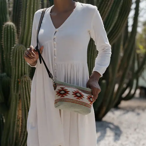 AMASOUK Primavera Convertible Clutch