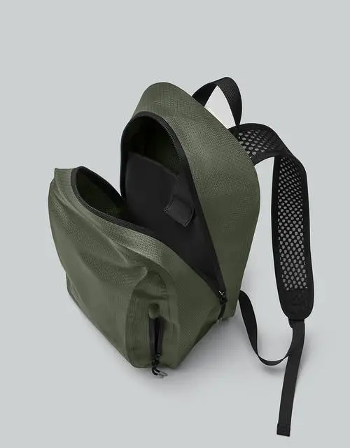 GASTON LUGA Lightweight Duoseal Backpack