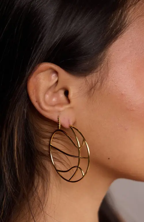 NICKEL & SUEDE Basketball Hoop Earrings - Gold
