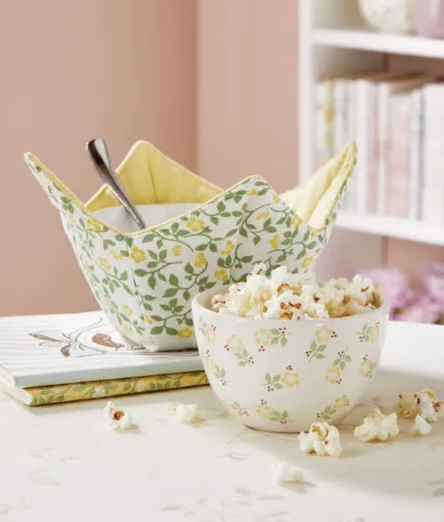 TAG Cozy Cocoon Stoneware Snack Bowl Multi 20 Oz 5.06 X 5.06 X 3.29