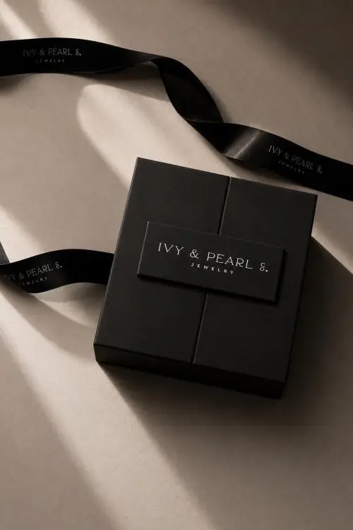 IVY & PEARL CO. The Stratton Studs