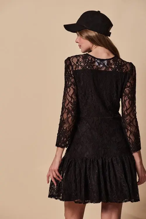 THE SHIRT Lace V-neck Dress
