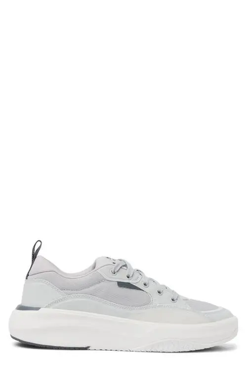 Reef Fanning Sneaker