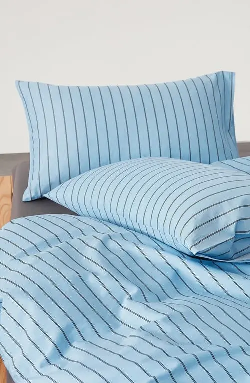 EVER LASTING Henry Striped Buttoned Bedding Set