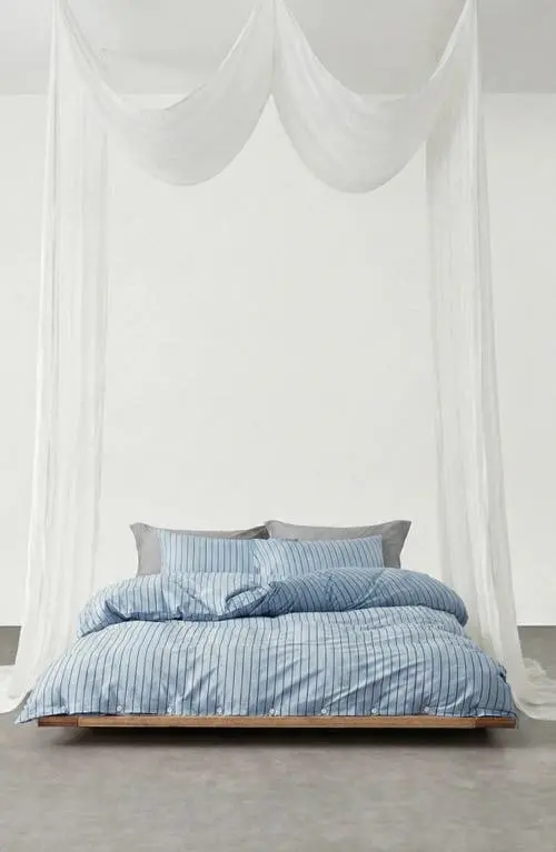 EVER LASTING Henry Striped Buttoned Bedding Set