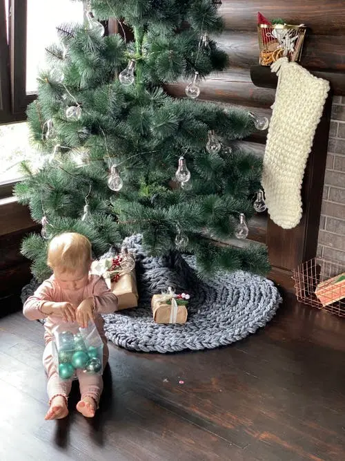 ANZY HOME Chunky-knitted Christmas Tree Skirt