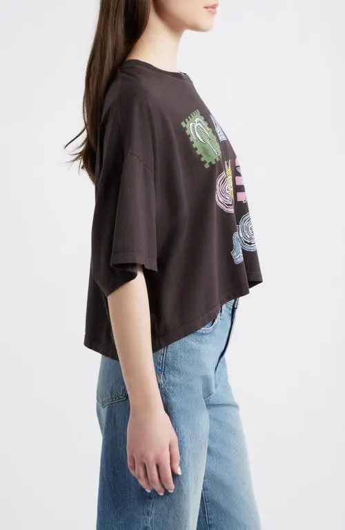 Daydreamer Seaside Doodle Grid Cropped Graphic Tee