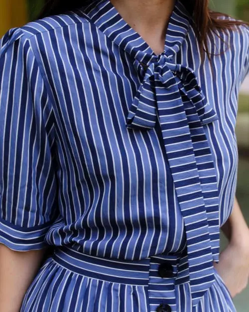 CARTOLINA Peggy Neck-tie Blouse