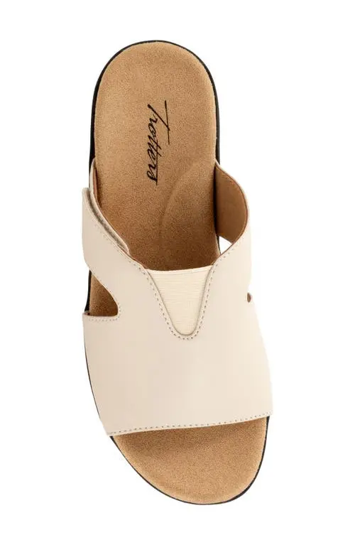 Trotters Roxine 2.0 Slide Sandalmultiple Widths Available - Ivory