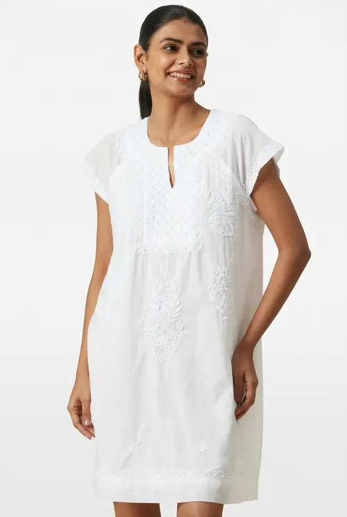 RO'S GARDEN Liv Short Dress - White Solid