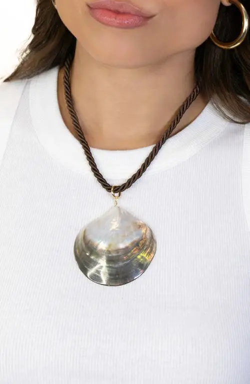 MARLYN SCHIFF Shell Pendant Necklace