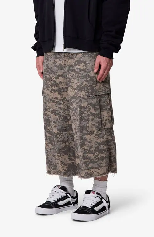 Mnml Extra Long Cargo Shorts