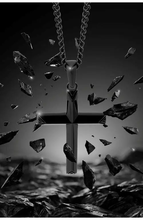 VINCERO Cross Pendant Necklace