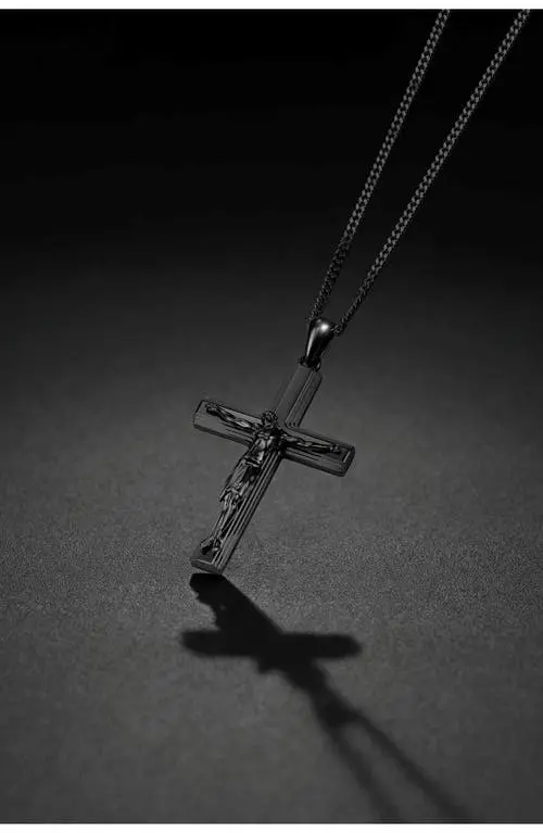 VINCERO Crucifix Pendant Necklace