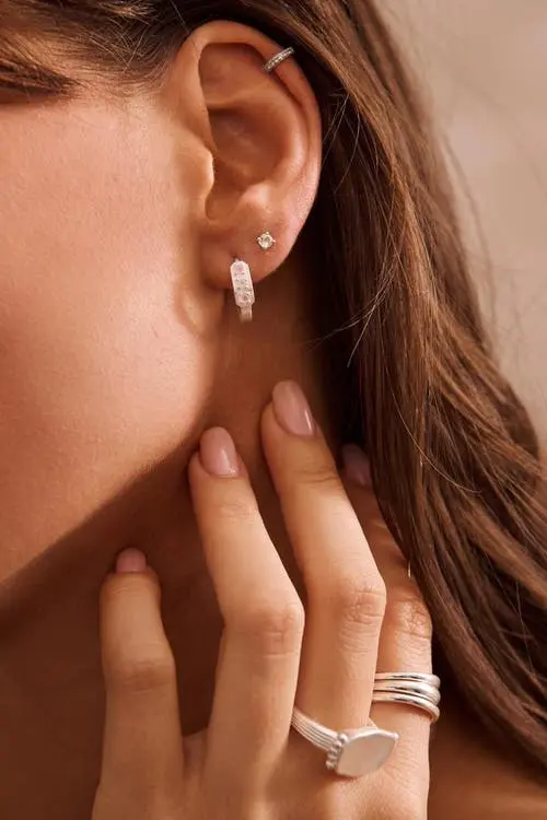 MURKANI 3mm Baguette Stud Earrings
