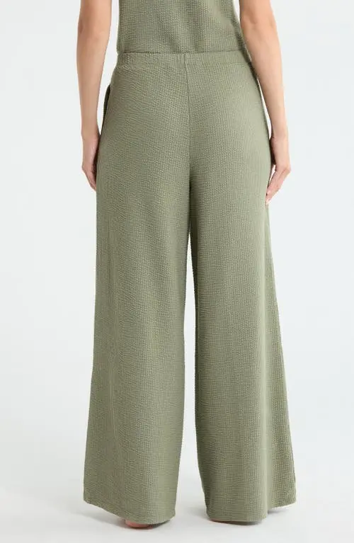 Lunya Stretch Organic Cotton Seersucker Lounge Pants - Fresh Herb