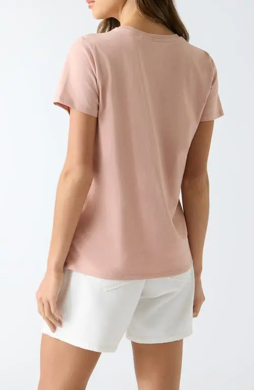 Guess On The Yacht" Graphic T-shirt