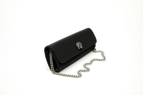 MICHELLE WILHITE Loulou Clutch With Embellished Knot Hardware - Black