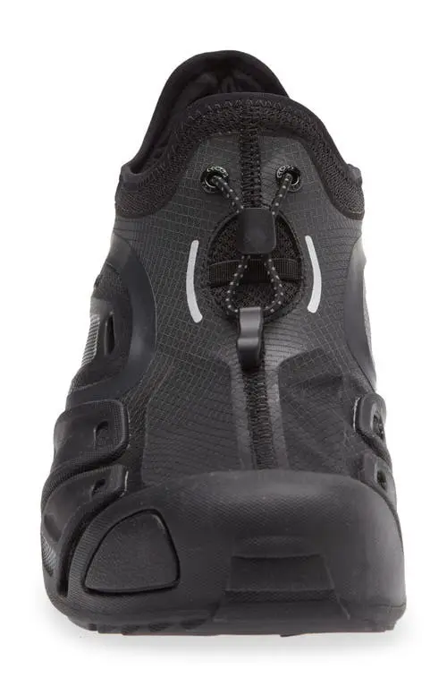 CROCS Quick Trail Racer Show