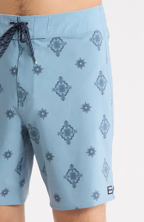 BILLABONG Good Times Pro Board Shorts
