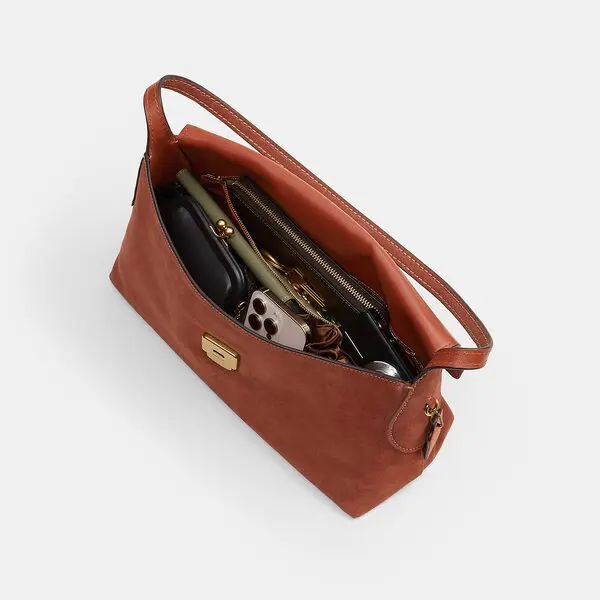 COACH OUTLET Chelsea Shoulder Bag 36
