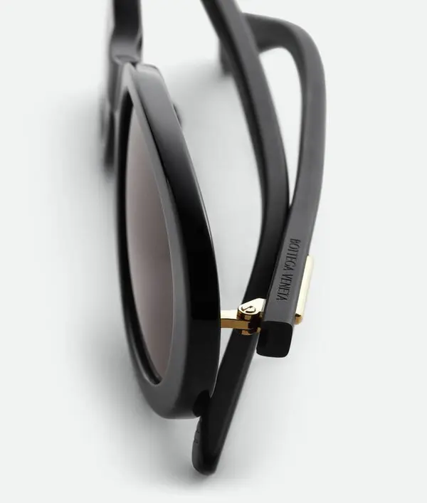 Bottega Veneta Oval Frame Sunglasses