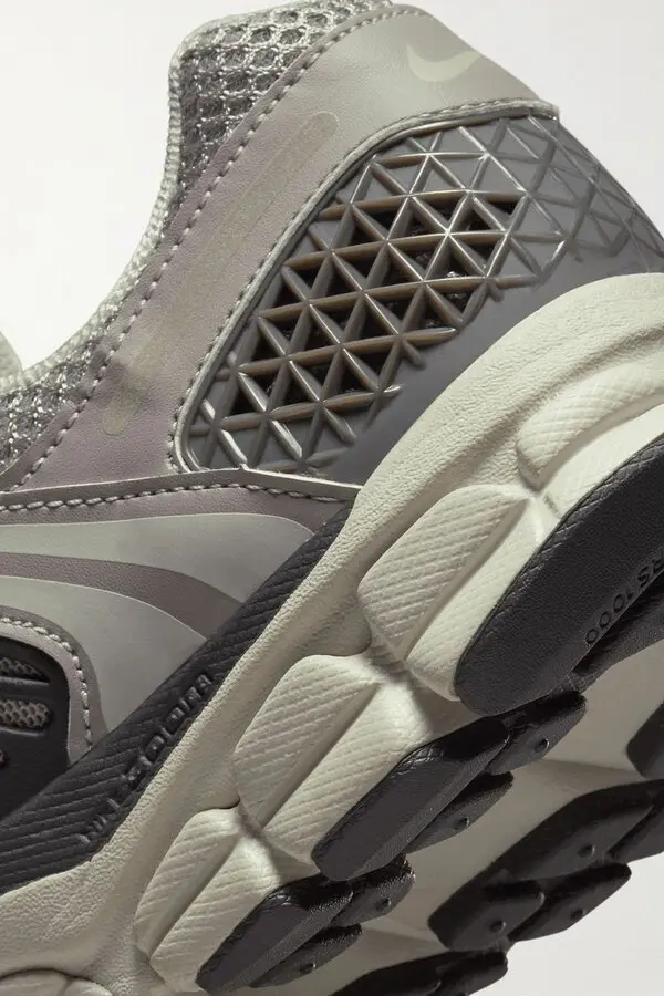 Nike Zoom Vomero 5 Sneakers - Gray