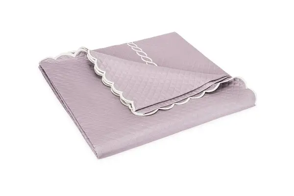 MATOUK Classic Chain Scallop Matelassé Coverlet - Deep Lilac/bone
