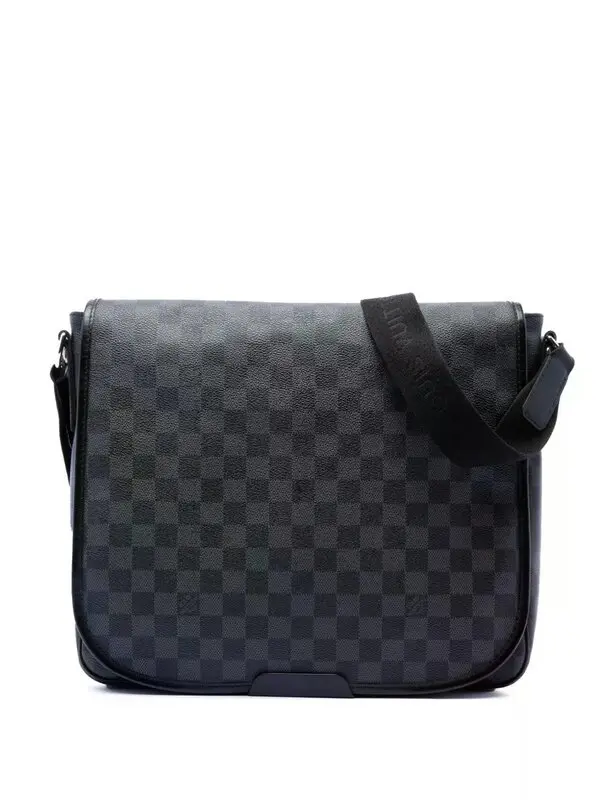 LOUIS VUITTON Damier Graphite Daniel Mm Crossbody Bag - Black