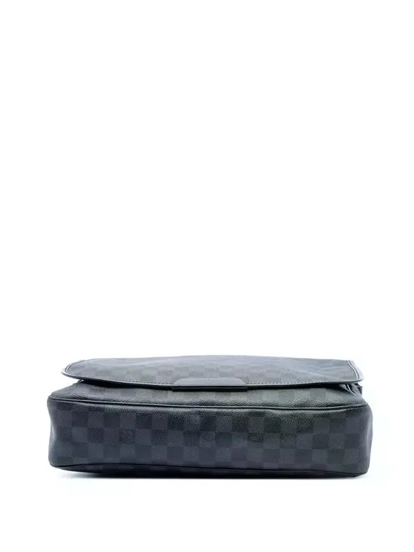 LOUIS VUITTON Damier Graphite Daniel Mm Crossbody Bag - Black