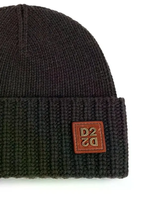 Dsquared2 Ribbed Knit Beanie With Logo Plaque