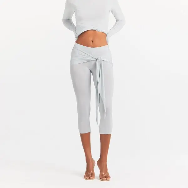 SKIMS Wrap Capri | Blue | | Cupro Jersey