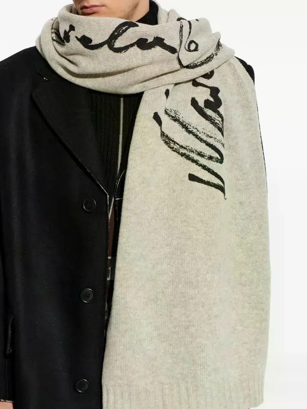 MAISON MARGIELA Logo-print Knitted Scarf