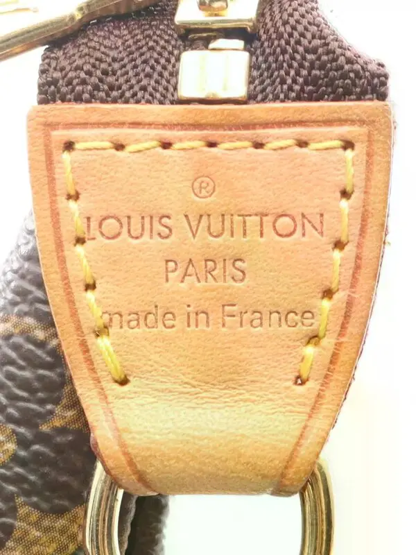 LOUIS VUITTON Mini Pochette Accessoires Shoulder Bag